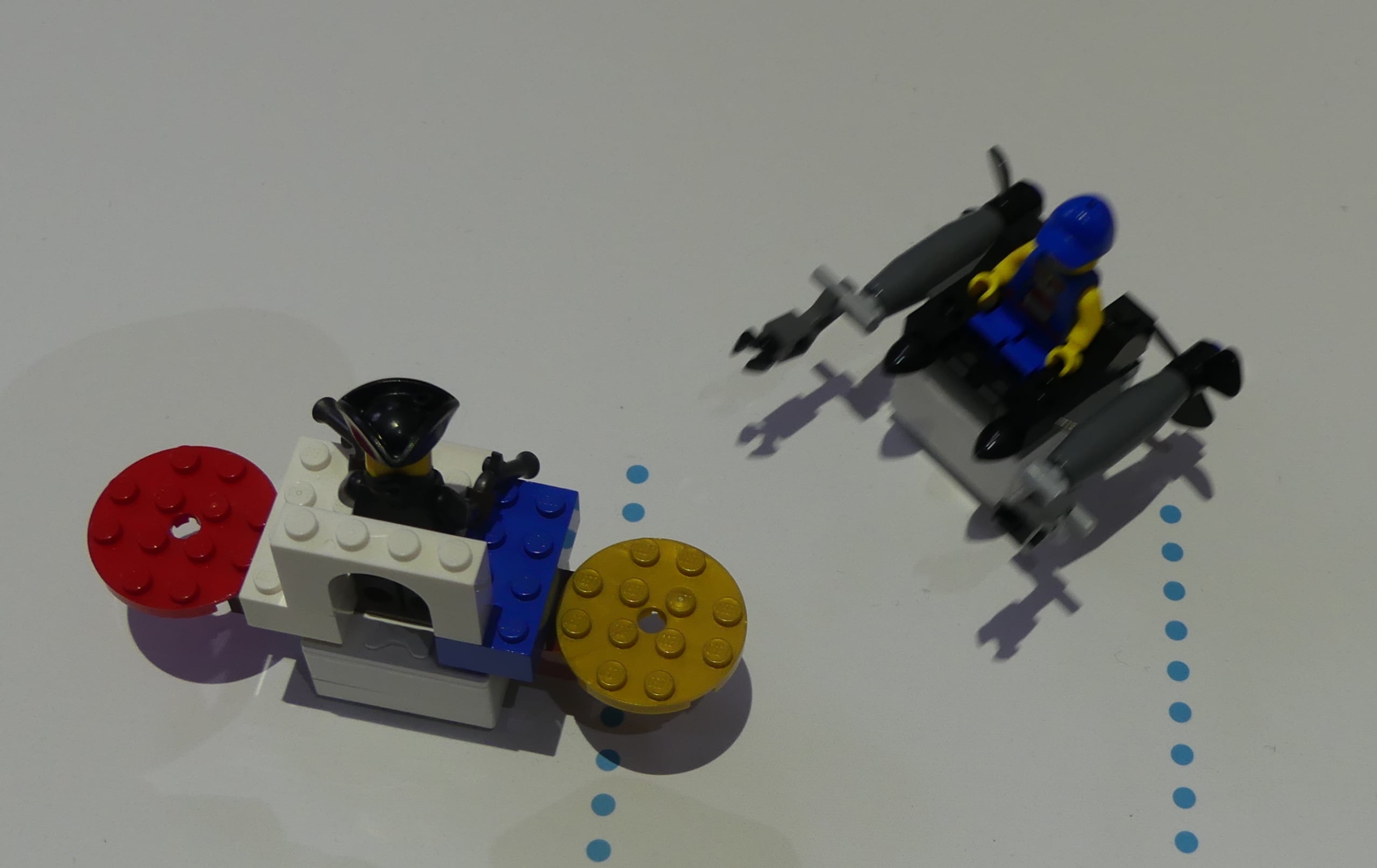 Sony Toio Cubes ausprobiert: Mini-Roboter + Legosteine = Kreativität ...