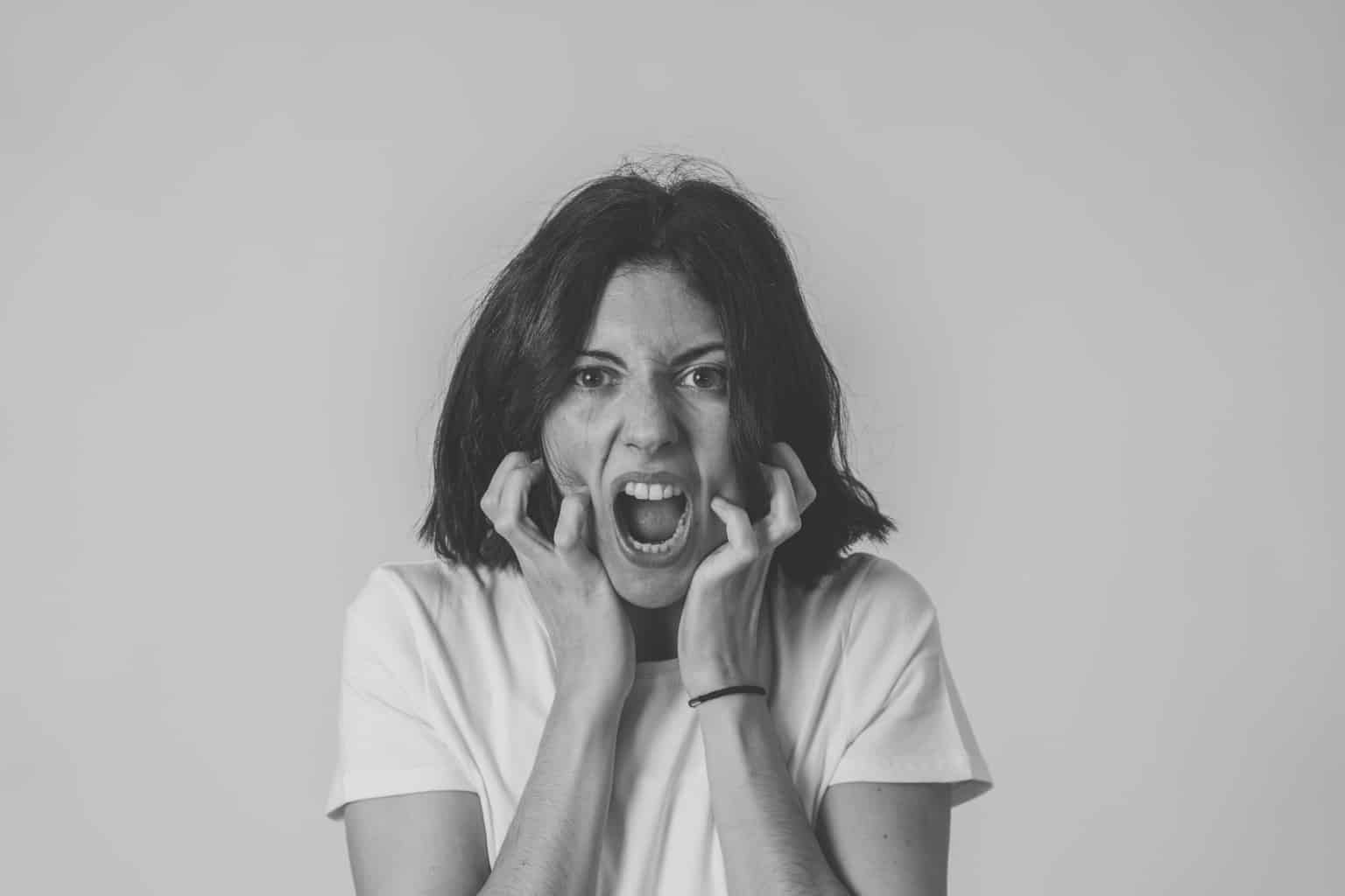 Wut: 3 Formen & 10 Tipps für mehr Selbstkontrolle (+ Sprüche)