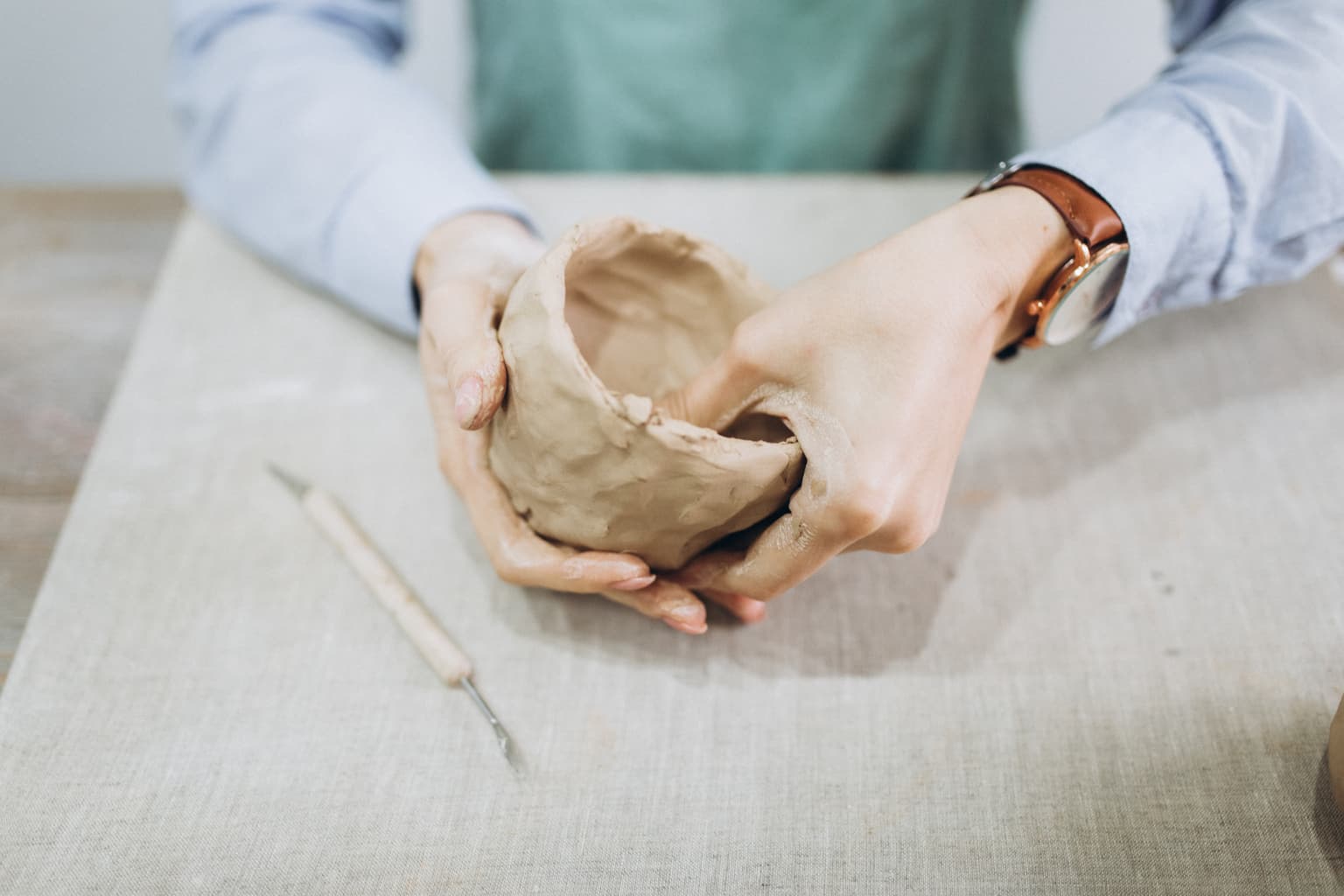 Zeigarnik-Effekt: 4 Beispiele & 6 Tipps zum Cliffhanger-Effekt