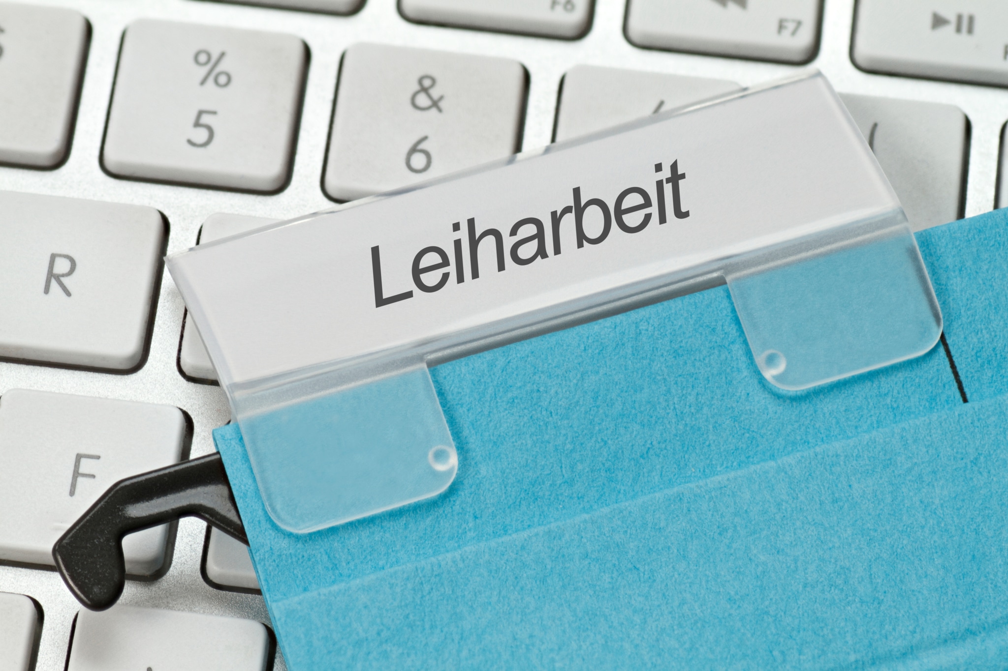 Arbeitnehmerüberlassung: 9 Vorteile & 6 Nachteile von Zeitarbeit